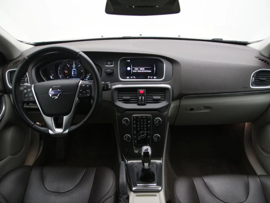 Volvo V40 2014 Viļņa, ar dzinēja tilpumu 2.00 L un nobraukumu 258 tūkst. km par 7599 €, foto 2 vietnē AUTOMOTO.COM.LV