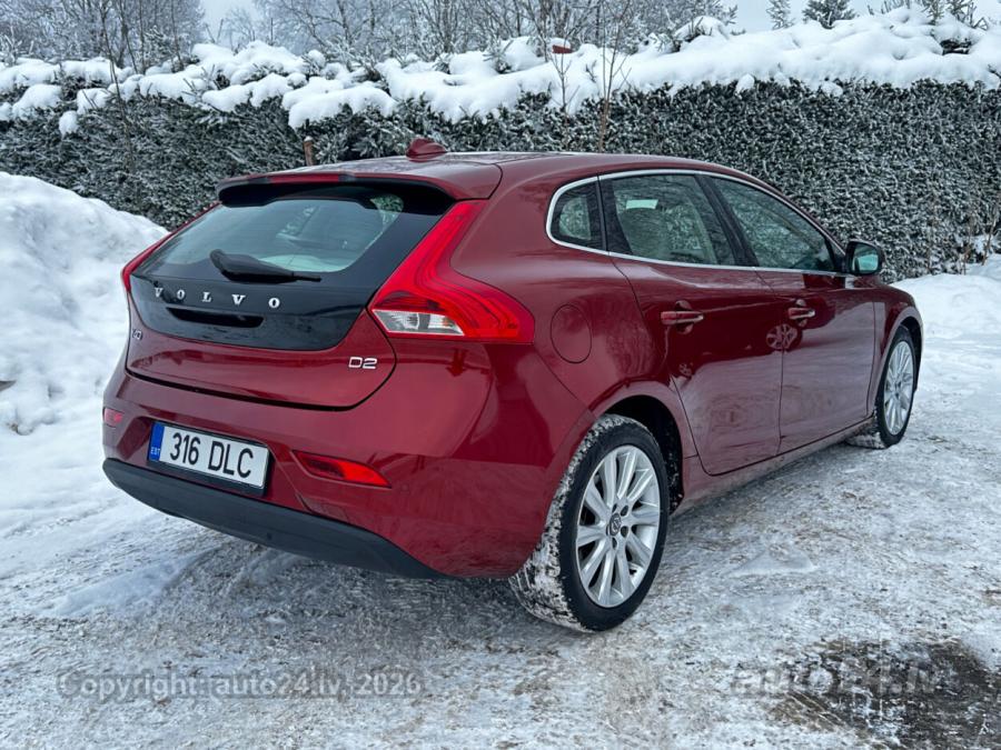Volvo V40 2014 in Paide, with an engine capacity of 1.60 L and mileage of 283 thousand km for 7990 €, photo 2 on AUTOMOTO.COM.LV