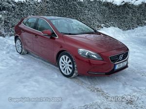 Volvo V40 2014 in Paide, with an engine capacity of 1.60 L and mileage of 283 thousand km for 7990 €, photo 4 on AUTOMOTO.COM.LV