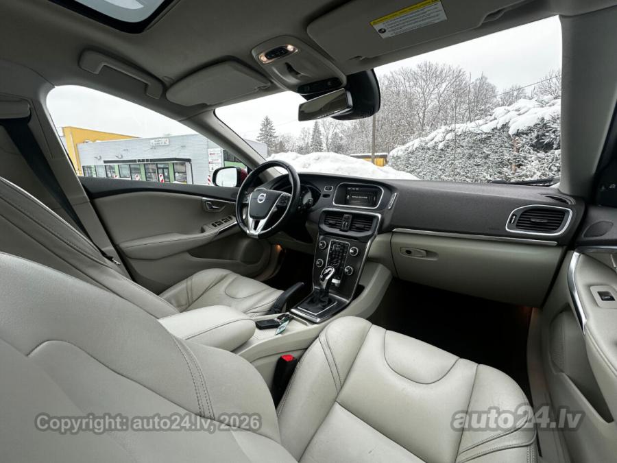 Volvo V40 2014 in Paide, with an engine capacity of 1.60 L and mileage of 283 thousand km for 7990 €, photo 10 on AUTOMOTO.COM.LV
