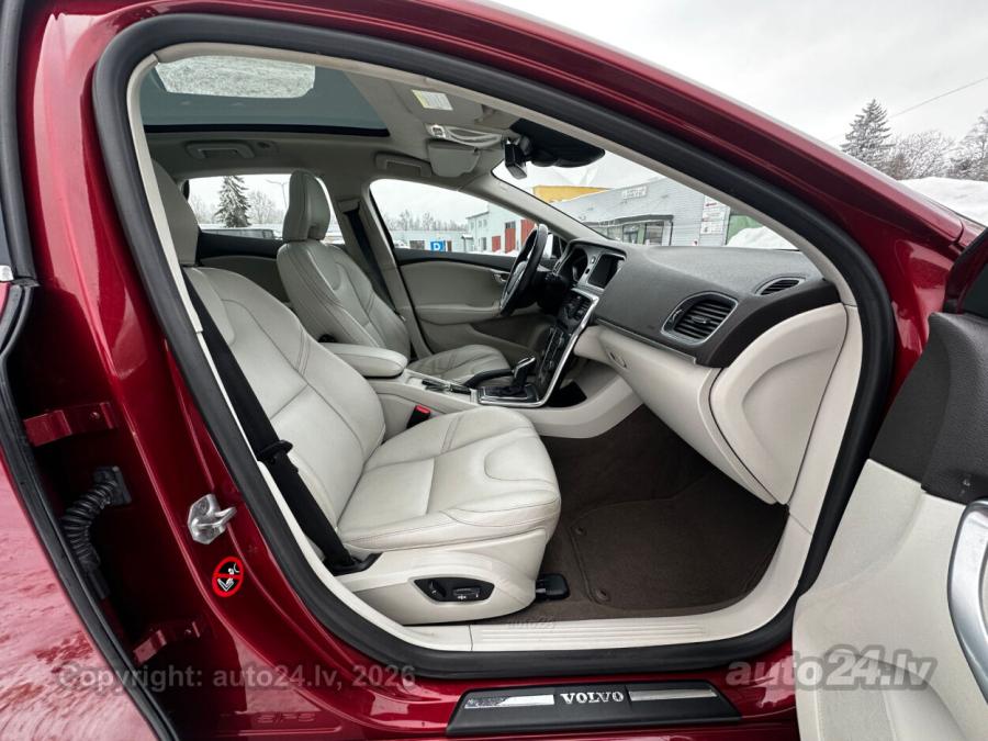 Volvo V40 2014 in Paide, with an engine capacity of 1.60 L and mileage of 283 thousand km for 7990 €, photo 14 on AUTOMOTO.COM.LV