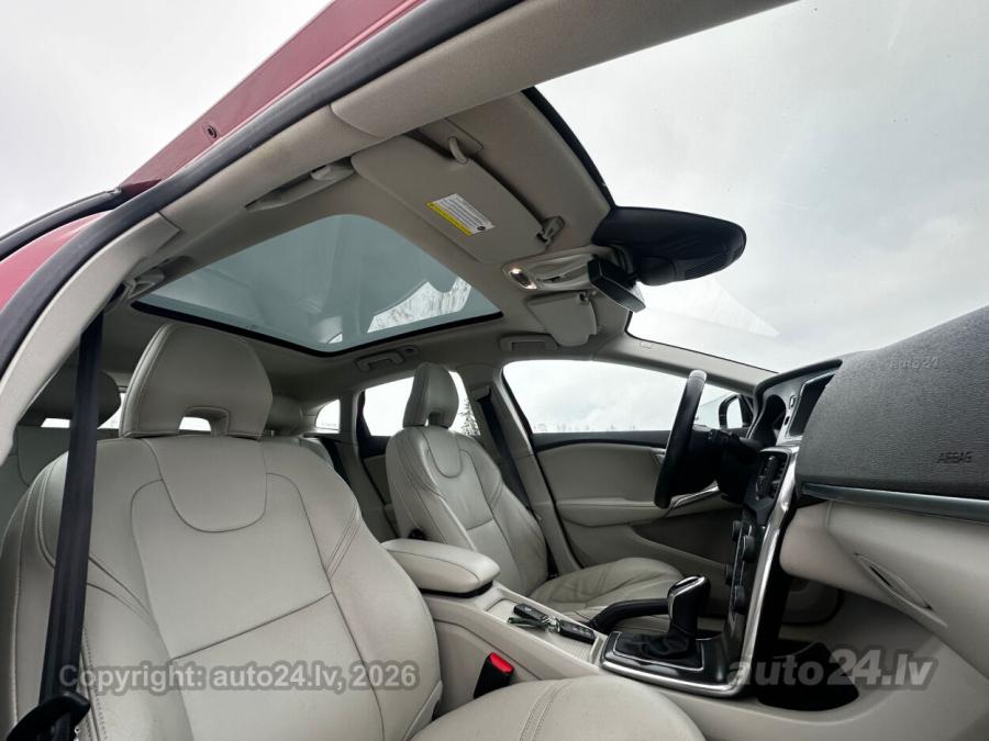 Volvo V40 2014 in Paide, with an engine capacity of 1.60 L and mileage of 283 thousand km for 7990 €, photo 16 on AUTOMOTO.COM.LV