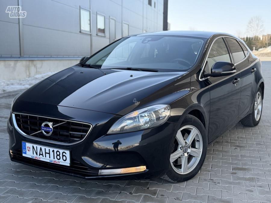 Volvo V40 2014 in Siauliai, with an engine capacity of 1.60 L and mileage of 213 thousand km for 3750 €, photo 1 on AUTOMOTO.COM.LV