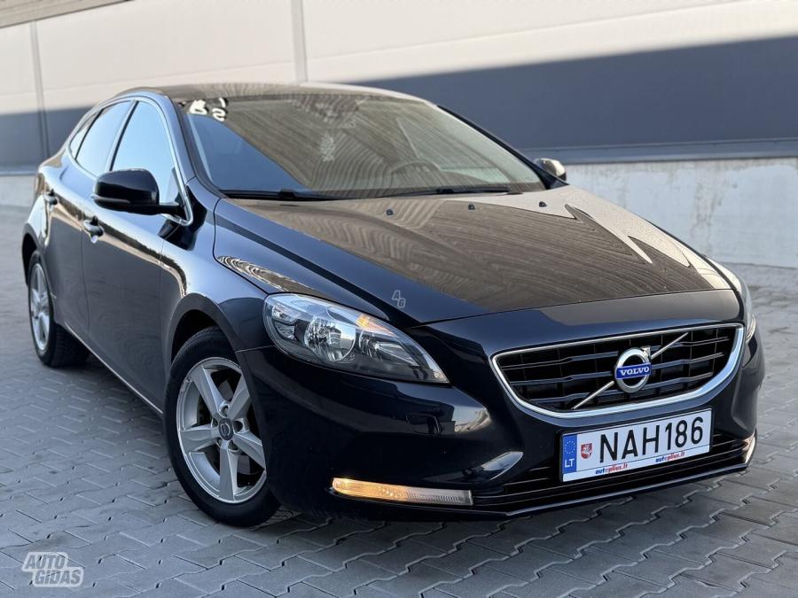 Volvo V40 2014 in Siauliai, with an engine capacity of 1.60 L and mileage of 213 thousand km for 3750 €, photo 2 on AUTOMOTO.COM.LV