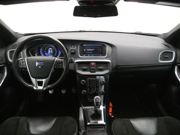 Volvo V40 2014 Viļņa, ar dzinēja tilpumu 1.60 L un nobraukumu 254 tūkst. km par 6899 €, foto 2 vietnē AUTOMOTO.COM.LV