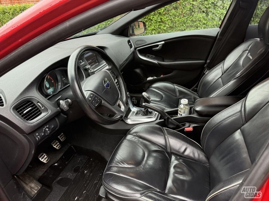 Volvo V40 2014 in Kaunas, with an engine capacity of 1.60 L and mileage of 234 thousand km for 5200 €, photo 7 on AUTOMOTO.COM.LV