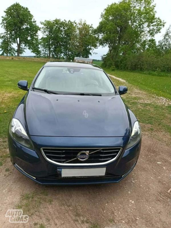 Volvo V40 2014 Panevēža, ar dzinēja tilpumu 2.00 L un nobraukumu 313 tūkst. km par 5750 €, foto 1 vietnē AUTOMOTO.COM.LV
