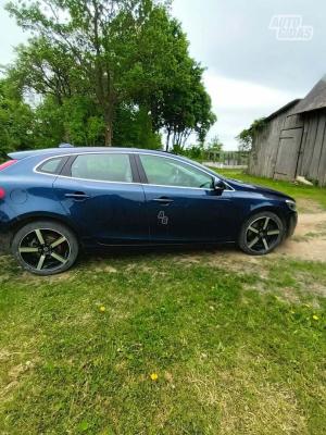Volvo V40 2014 in Panevezys, with an engine capacity of 2.00 L and mileage of 313 thousand km for 5750 €, photo 3 on AUTOMOTO.COM.LV