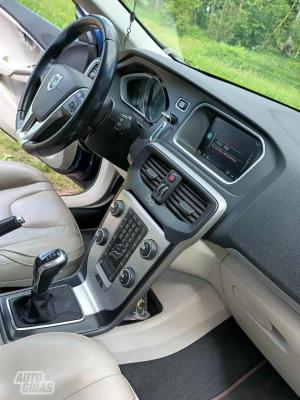 Volvo V40 2014 in Panevezys, with an engine capacity of 2.00 L and mileage of 313 thousand km for 5750 €, photo 9 on AUTOMOTO.COM.LV