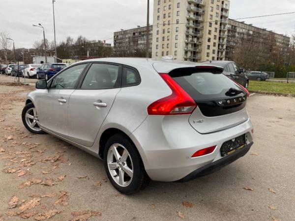 Volvo V40 2014 in Riga, with an engine capacity of 1.60 L and mileage of 115 thousand km for 9950 €, photo 3 on AUTOMOTO.COM.LV