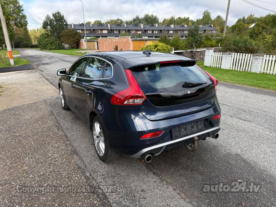 Volvo V40 2014 Tallina, ar dzinēja tilpumu 2.00 L un nobraukumu 259 tūkst. km par 6490 €, foto 3 vietnē AUTOMOTO.COM.LV
