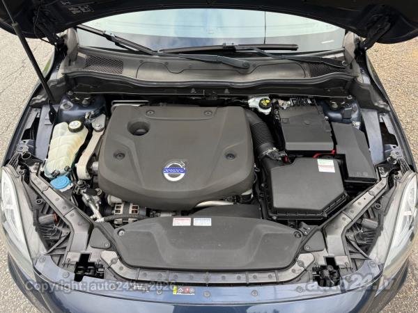Volvo V40 2014 Tallina, ar dzinēja tilpumu 2.00 L un nobraukumu 259 tūkst. km par 6490 €, foto 4 vietnē AUTOMOTO.COM.LV