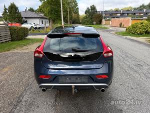 Volvo V40 2014 Tallina, ar dzinēja tilpumu 2.00 L un nobraukumu 259 tūkst. km par 6490 €, foto 9 vietnē AUTOMOTO.COM.LV