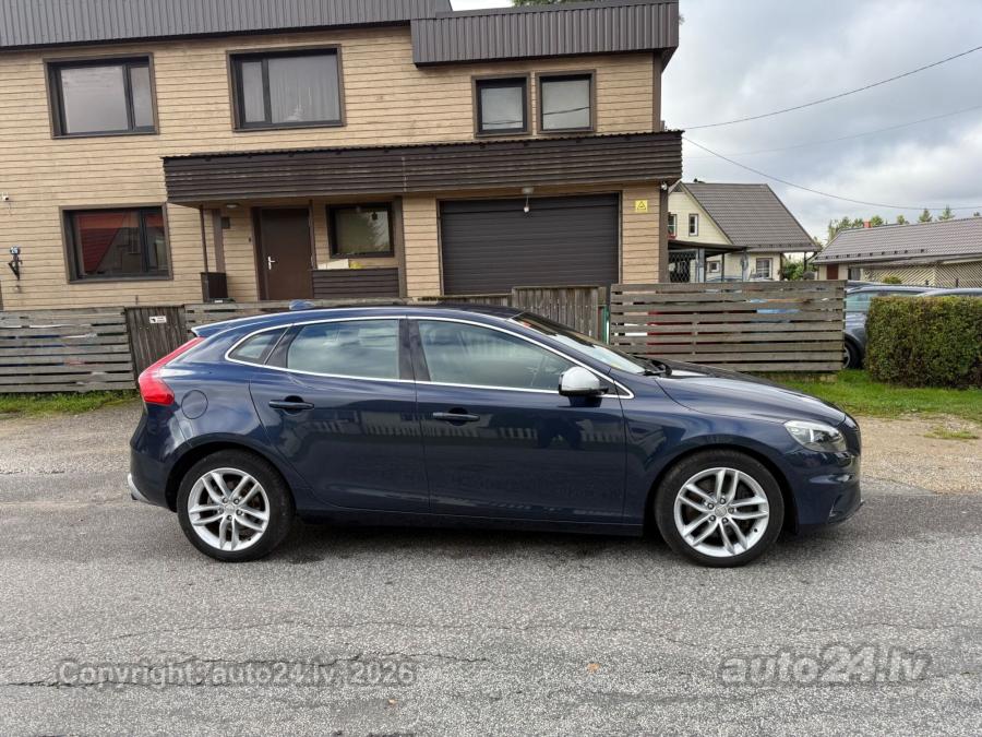 Volvo V40 2014 Tallina, ar dzinēja tilpumu 2.00 L un nobraukumu 259 tūkst. km par 6490 €, foto 13 vietnē AUTOMOTO.COM.LV