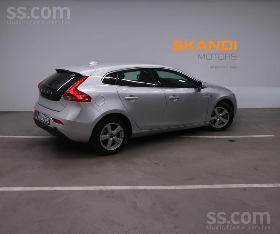 Volvo V40 2015 in Riga, with an engine capacity of 2.00 L and mileage of 227 thousand km for 300 €, photo 4 on AUTOMOTO.COM.LV