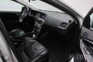 Volvo V40 2015 in Riga, with an engine capacity of 2.00 L and mileage of 227 thousand km for 300 €, photo 11 on AUTOMOTO.COM.LV