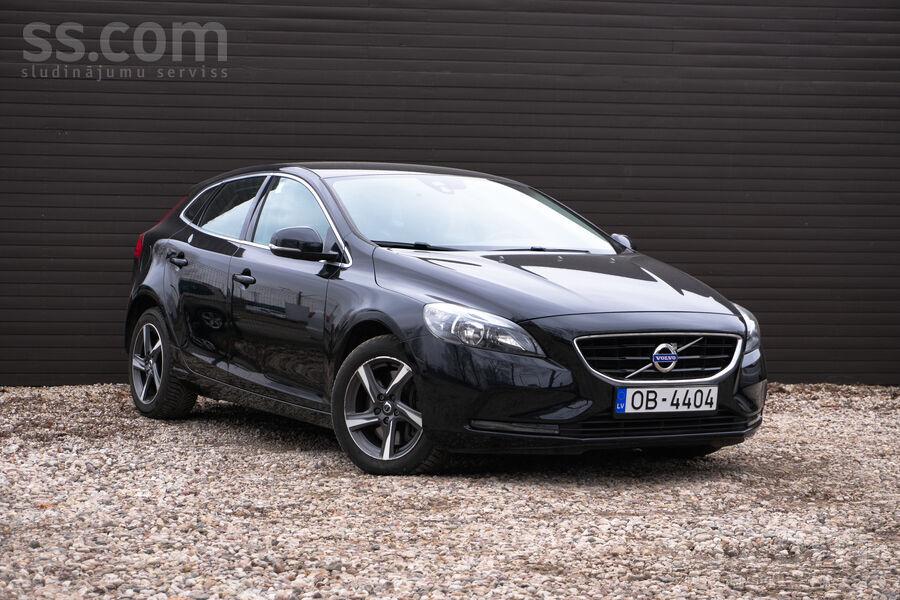 Volvo V40 2015 in Riga, with an engine capacity of 2.00 L and mileage of 200 thousand km for 8600 €, photo 2 on AUTOMOTO.COM.LV