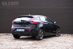 Volvo V40 2015 in Riga, with an engine capacity of 2.00 L and mileage of 200 thousand km for 8600 €, photo 3 on AUTOMOTO.COM.LV