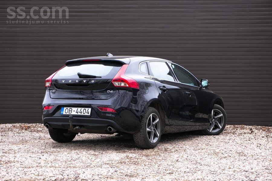 Volvo V40 2015 in Riga, with an engine capacity of 2.00 L and mileage of 200 thousand km for 8600 €, photo 3 on AUTOMOTO.COM.LV