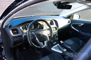 Volvo V40 2015 in Riga, with an engine capacity of 2.00 L and mileage of 200 thousand km for 8600 €, photo 6 on AUTOMOTO.COM.LV