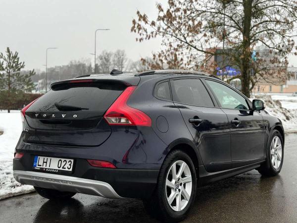 Volvo V40 2015 Kauņa, ar dzinēja tilpumu 2.00 L un nobraukumu 316 tūkst. km par 6000 €, foto 4 vietnē AUTOMOTO.COM.LV