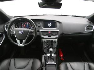 Volvo V40 2015 Viļņa, ar dzinēja tilpumu 2.00 L un nobraukumu 159 tūkst. km par 10199 €, foto 2 vietnē AUTOMOTO.COM.LV