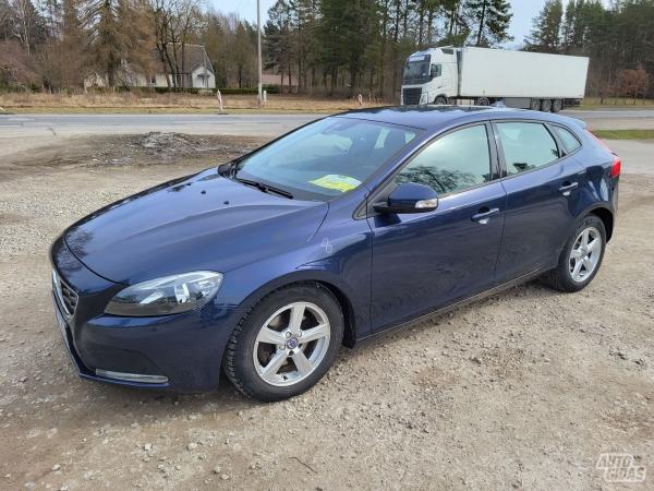 Volvo V40 2015 in Radviliskis, with an engine capacity of 1.60 L and mileage of 290 thousand km for 6200 €, photo 2 on AUTOMOTO.COM.LV