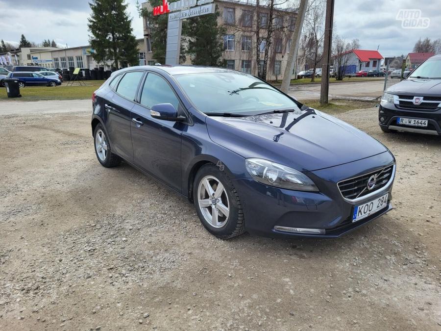 Volvo V40 2015 in Radviliskis, with an engine capacity of 1.60 L and mileage of 290 thousand km for 6200 €, photo 8 on AUTOMOTO.COM.LV