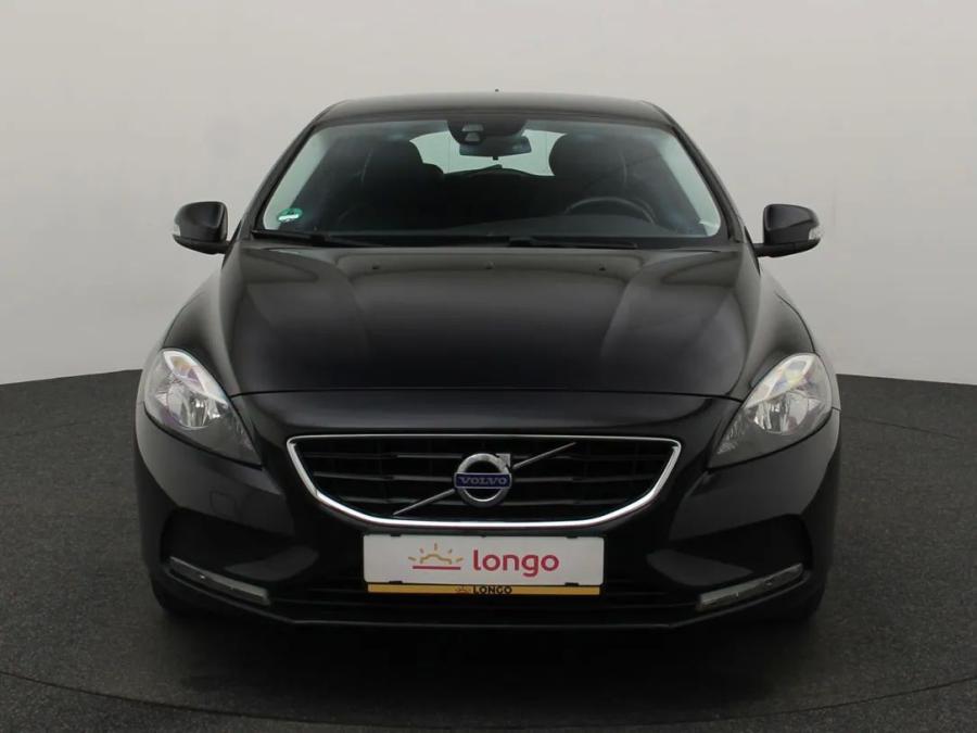 Volvo V40 2015 in Vilnius, with an engine capacity of 1.60 L and mileage of 141 thousand km for 9199 €, photo 4 on AUTOMOTO.COM.LV