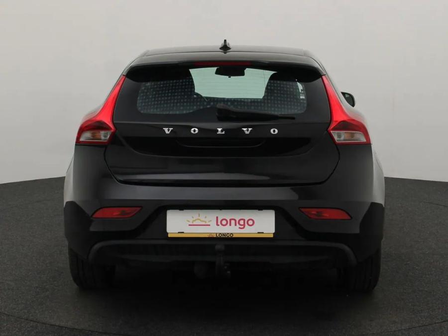 Volvo V40 2015 in Vilnius, with an engine capacity of 1.60 L and mileage of 141 thousand km for 9199 €, photo 6 on AUTOMOTO.COM.LV