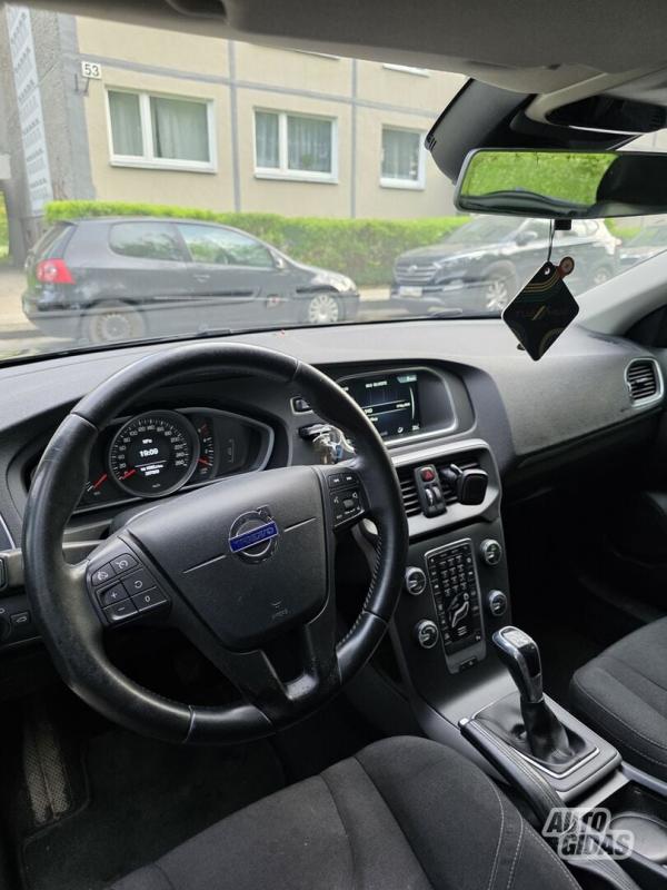 Volvo V40 2015 in Vilnius, with an engine capacity of 2.00 L and mileage of 257 thousand km for 7000 €, photo 7 on AUTOMOTO.COM.LV