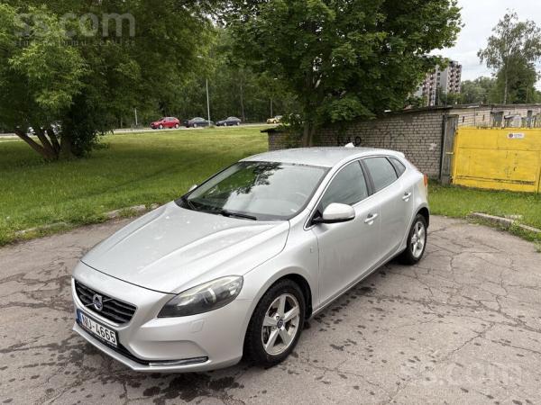 Вольво В40 2015 в Рига, объемом двигателя 2.00 л и пробегом 234 тыс. км за 9400 €, фото 1 на AUTOMOTO.COM.LV