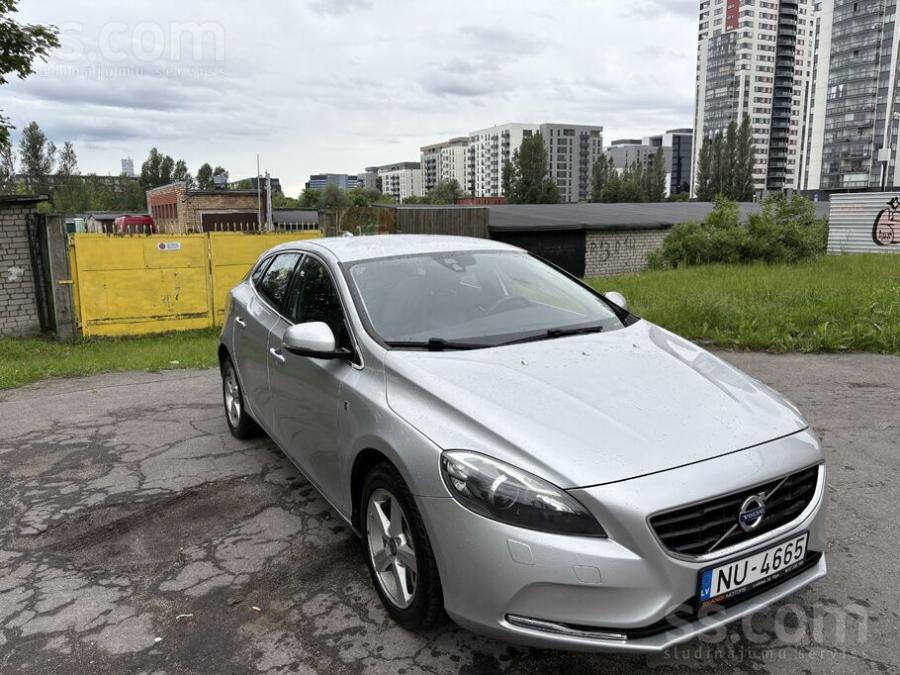 Вольво В40 2015 в Рига, объемом двигателя 2.00 л и пробегом 234 тыс. км за 9400 €, фото 5 на AUTOMOTO.COM.LV