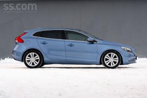 Volvo V40 2015 Jelgava, ar dzinēja tilpumu 1.60 L un nobraukumu 279 tūkst. km par 6000 €, foto 4 vietnē AUTOMOTO.COM.LV