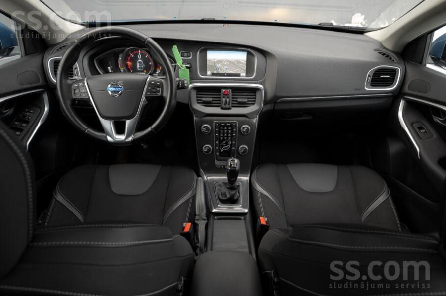 Volvo V40 2015 Jelgava, ar dzinēja tilpumu 1.60 L un nobraukumu 279 tūkst. km par 6000 €, foto 8 vietnē AUTOMOTO.COM.LV