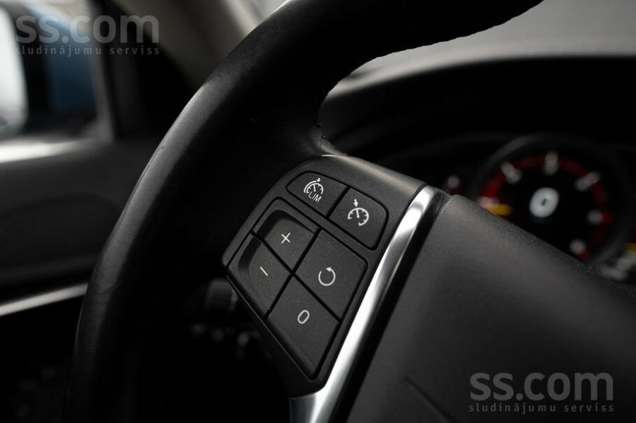 Volvo V40 2015 Jelgava, ar dzinēja tilpumu 1.60 L un nobraukumu 279 tūkst. km par 6000 €, foto 15 vietnē AUTOMOTO.COM.LV
