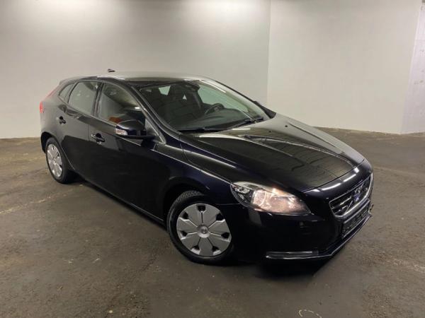 Volvo V40 2015 in Riga, with an engine capacity of 1.60 L and mileage of 147 thousand km for 7750 €, photo 8 on AUTOMOTO.COM.LV