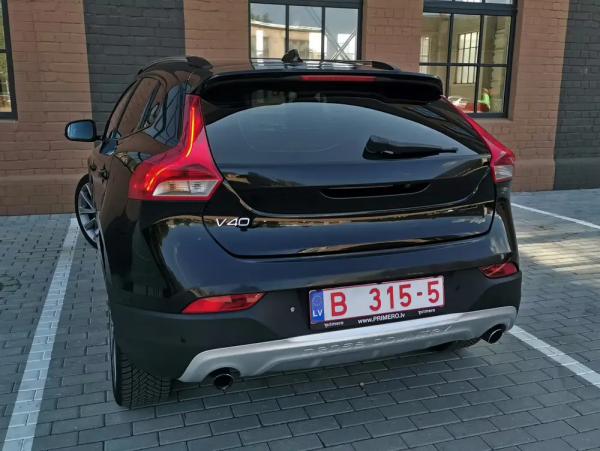Volvo V40 2015 in Riga, with an engine capacity of 2.00 L and mileage of 248 thousand km for 9900 €, photo 2 on AUTOMOTO.COM.LV