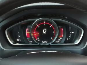 Volvo V40 2015 in Riga, with an engine capacity of 2.00 L and mileage of 248 thousand km for 9900 €, photo 13 on AUTOMOTO.COM.LV