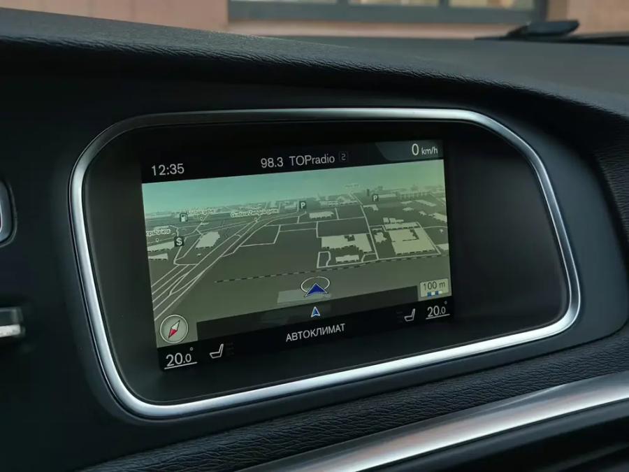 Volvo V40 2015 in Riga, with an engine capacity of 2.00 L and mileage of 248 thousand km for 9900 €, photo 14 on AUTOMOTO.COM.LV