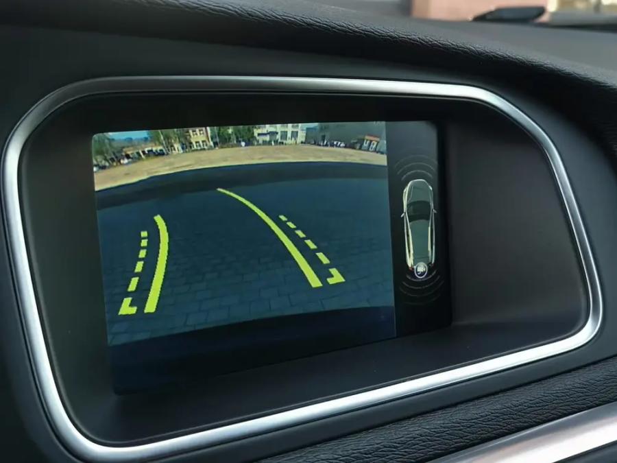 Volvo V40 2015 in Riga, with an engine capacity of 2.00 L and mileage of 248 thousand km for 9900 €, photo 15 on AUTOMOTO.COM.LV