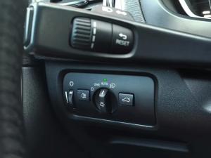 Volvo V40 2015 in Riga, with an engine capacity of 2.00 L and mileage of 248 thousand km for 9900 €, photo 17 on AUTOMOTO.COM.LV