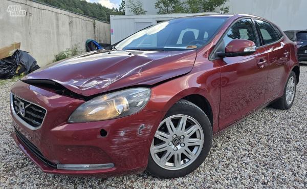 Volvo V40 2015 in Kaunas, with an engine capacity of 1.60 L and mileage of 262 thousand km for 3699 €, photo 4 on AUTOMOTO.COM.LV