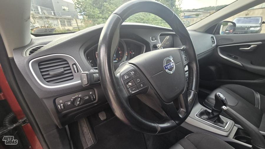 Volvo V40 2015 Kauņa, ar dzinēja tilpumu 1.60 L un nobraukumu 263 tūkst. km par 4399 €, foto 12 vietnē AUTOMOTO.COM.LV