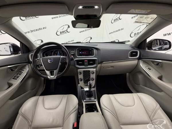 Volvo V40 2015 in Vilnius on AUTOMOTO.COM.LV Volvo V40 2015 in Vilnius, with an engine capacity of 1.56 L and mileage of 212 thousand km for 7500 €, photo 4 on AUTOMOTO.COM.LV