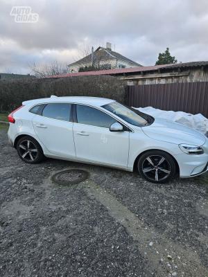 Volvo V40 2016 in Lazdijai, with an engine capacity of 2.00 L and mileage of 105 thousand km for 3300 €, photo  on AUTOMOTO.COM.LV