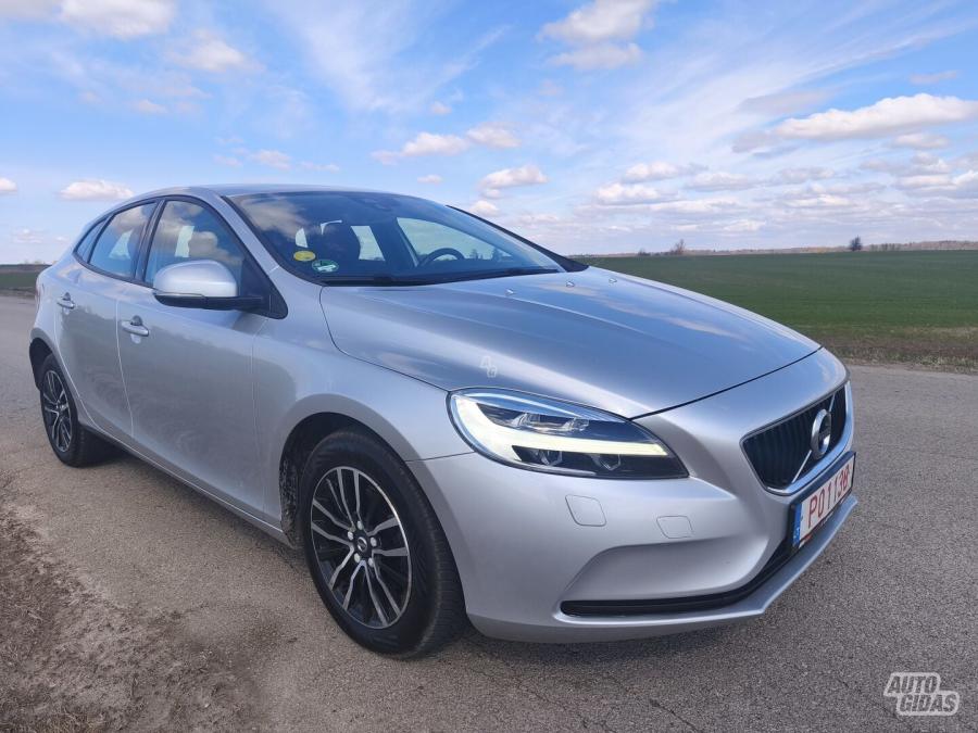 Volvo V40 2016 in Vilnius, with an engine capacity of 2.00 L and mileage of 214 thousand km for 7500 €, photo 9 on AUTOMOTO.COM.LV