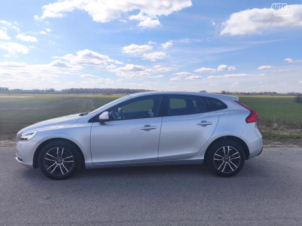Volvo V40 2016 Viļņa, ar dzinēja tilpumu 2.00 L un nobraukumu 214 tūkst. km par 7500 €, foto 9 vietnē AUTOMOTO.COM.LV