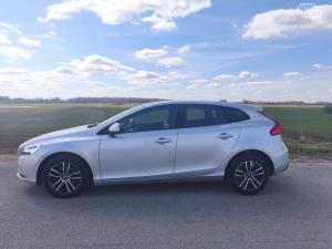 Volvo V40 2016 in Vilnius, with an engine capacity of 2.00 L and mileage of 214 thousand km for 7500 €, photo 10 on AUTOMOTO.COM.LV