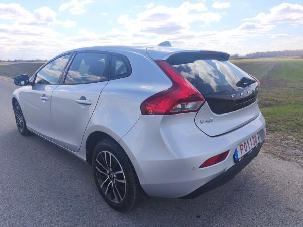 Volvo V40 2016 Viļņa, ar dzinēja tilpumu 2.00 L un nobraukumu 214 tūkst. km par 7500 €, foto 10 vietnē AUTOMOTO.COM.LV